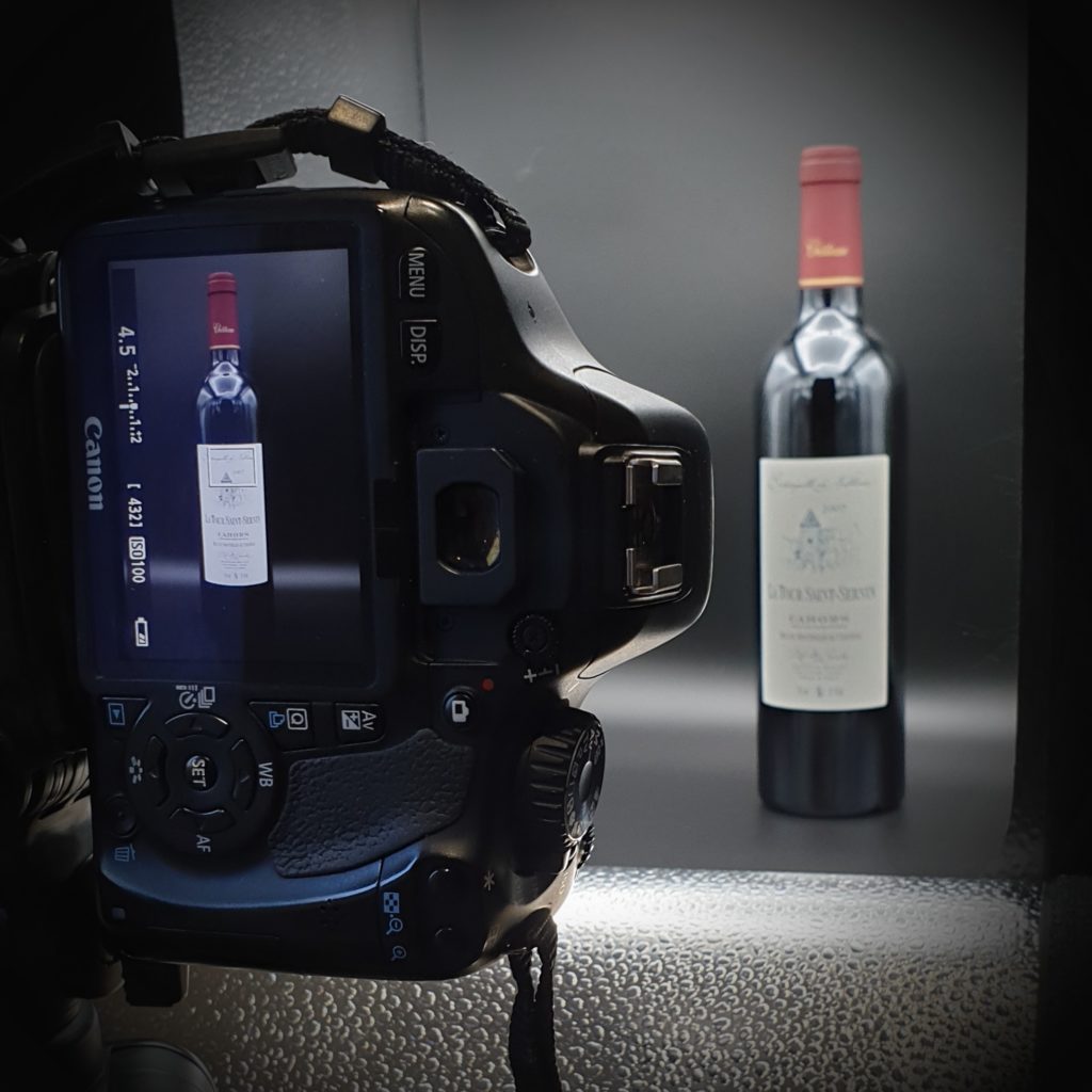 Studio adapté pour vos photographies de bouteilles de vin - IVRE de COM